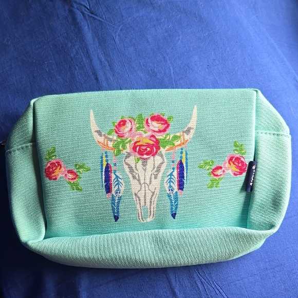 Mcgill | Bags | New Steer Skull Zip Bag | Poshmark